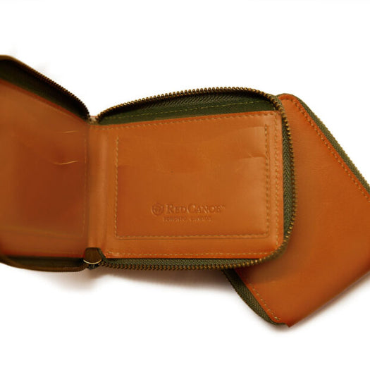 Red Canoe Boeing Airplane Logo Wallet – The Boeing Store